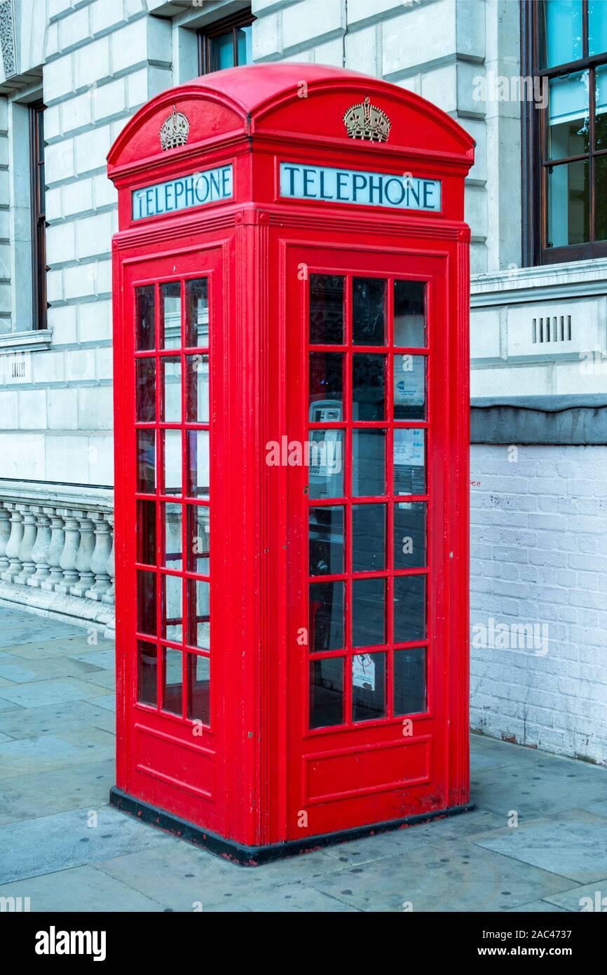 British Telephone Box Stock Photo - Alamy