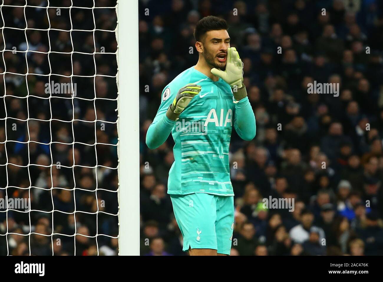 Tottenham hotspur football club goalkeeper hi-res stock photography and ...