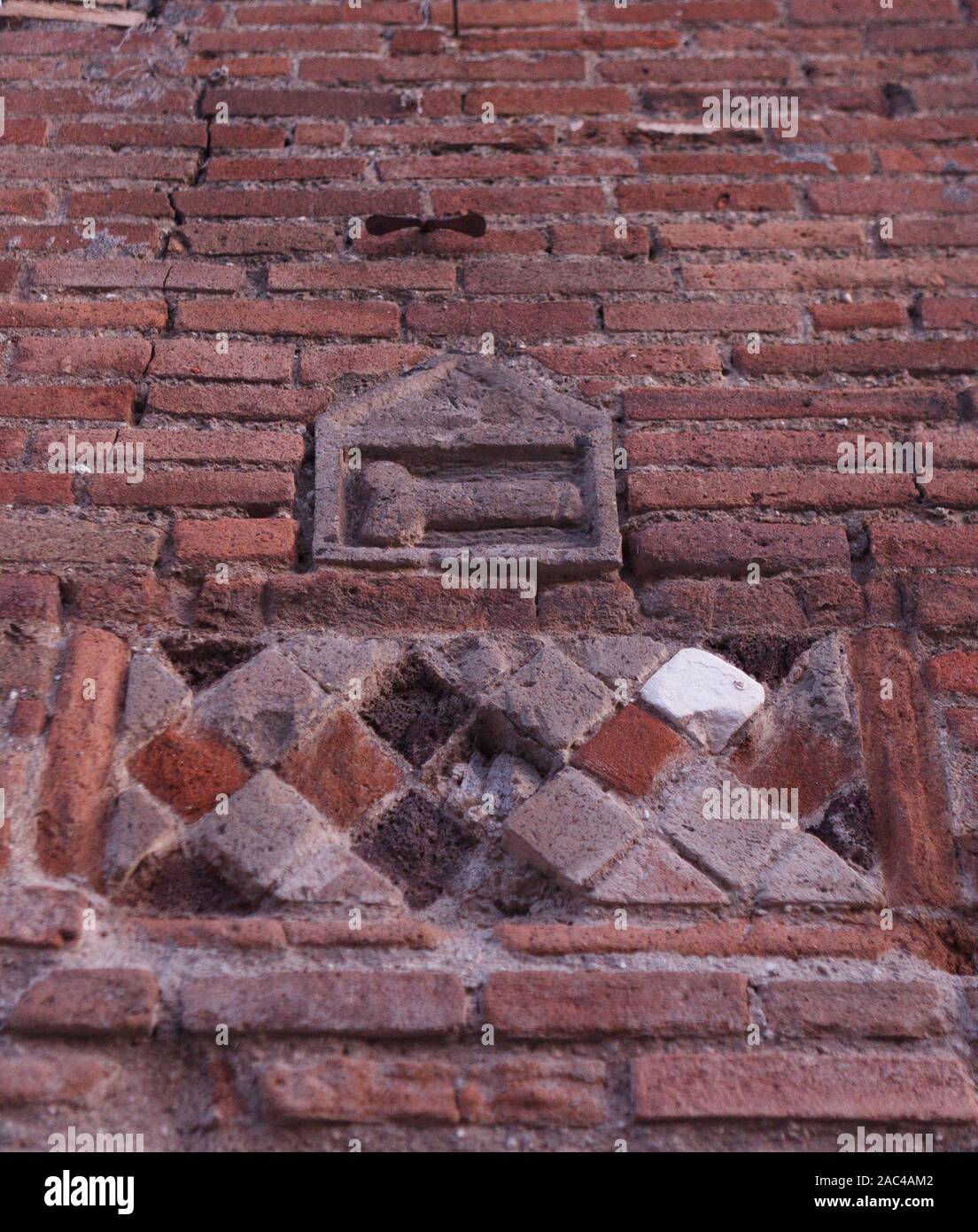 Talisman in the form of a "phallus in house" in the wall of the house ...