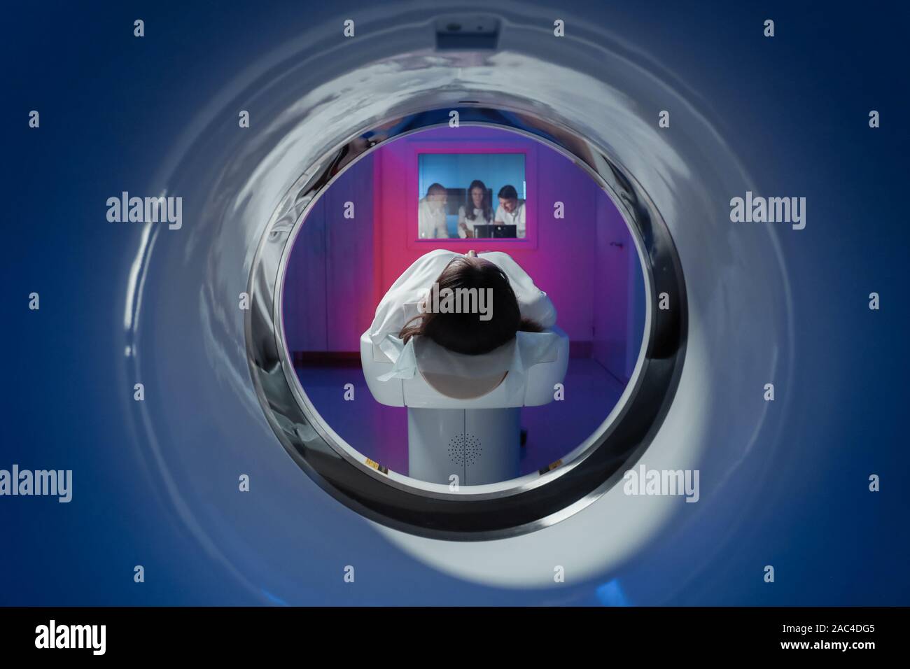 Mri brain scan computer screen hi-res stock photography and images - Alamy