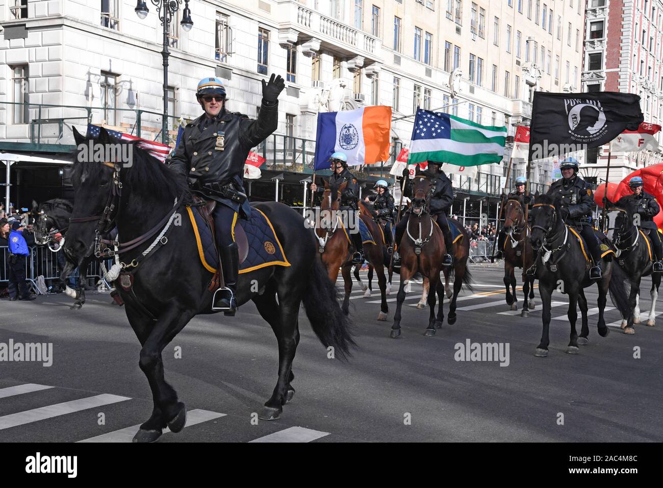 Nypd mounted unit hi-res stock photography and images - Alamy