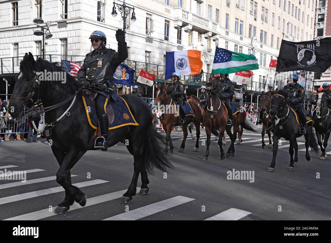 Nypd mounted unit hi-res stock photography and images - Alamy
