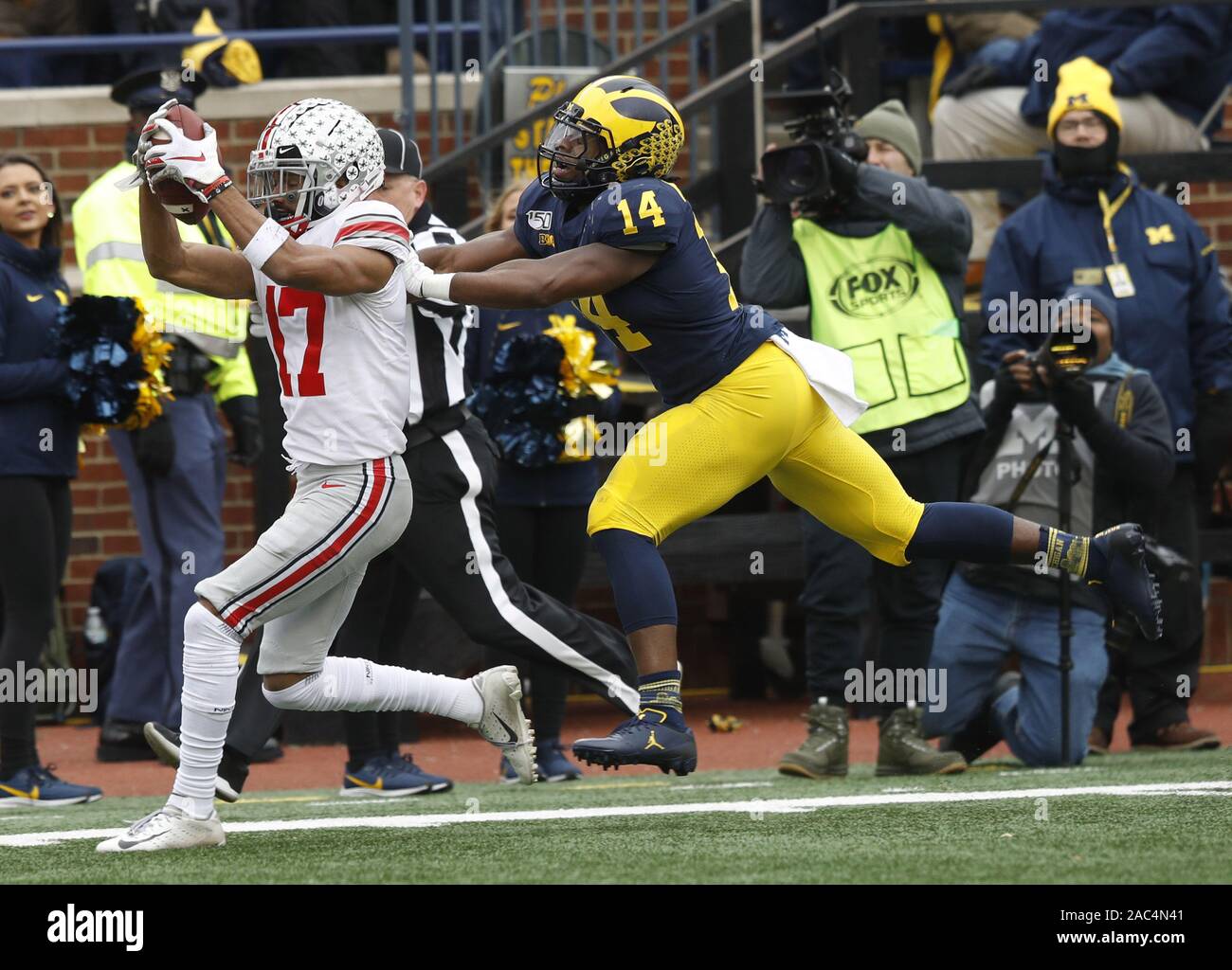 Chris olave hi-res stock photography and images - Alamy