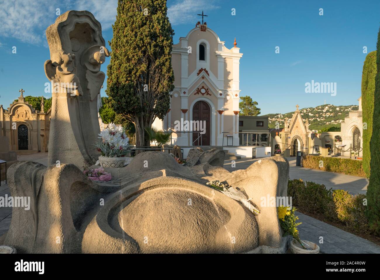 Family tombs hi-res stock photography and images - Alamy