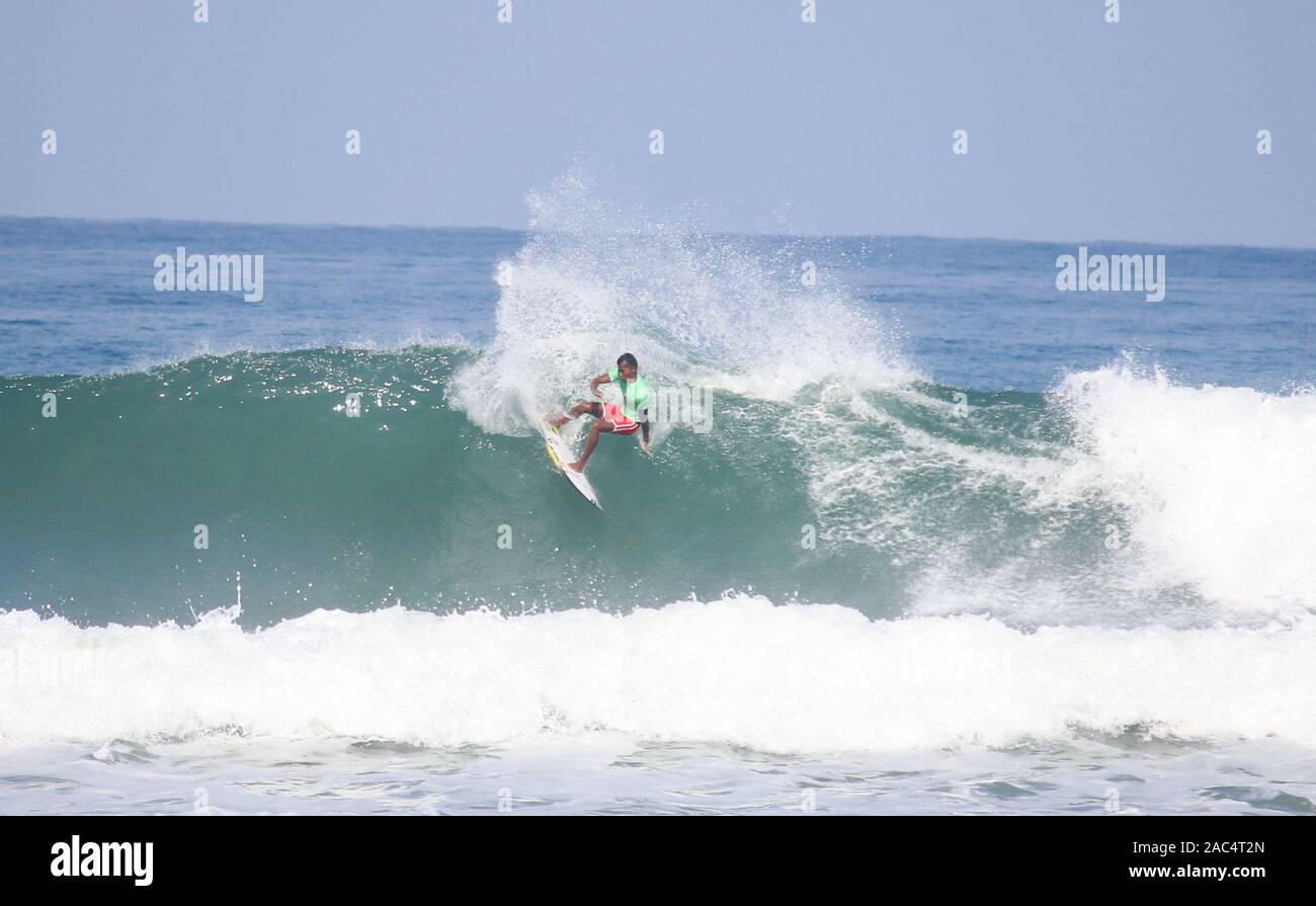 Philippine surfing team hi-res stock photography and images - Alamy