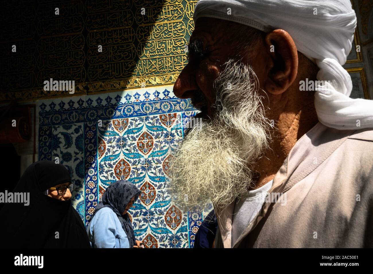 Turkey Traditional Dress Man High Resolution Stock Photography and ...