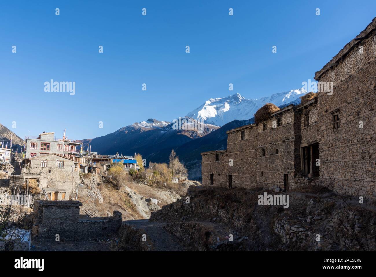 Manang village in the Annapurnas, Nepal Stock Photo - Alamy