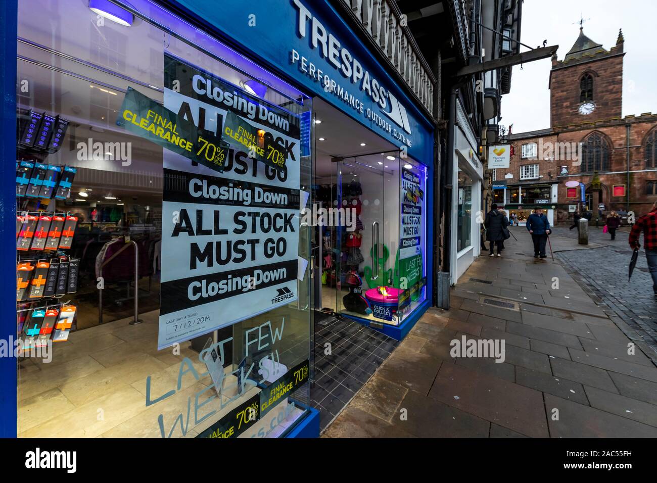 Trespass closing down sale hi-res stock photography and images - Alamy