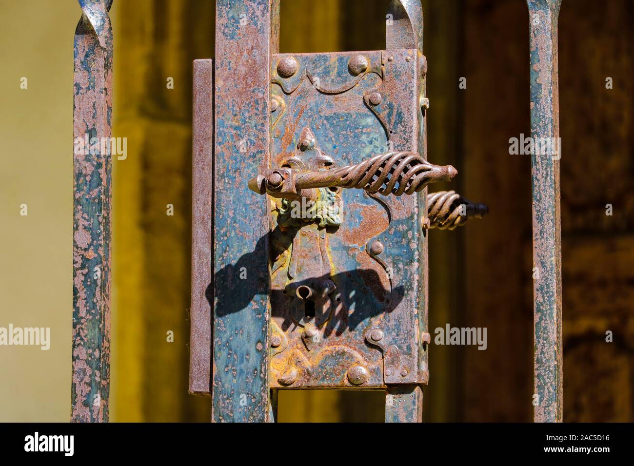 Old castle key hi-res stock photography and images - Alamy