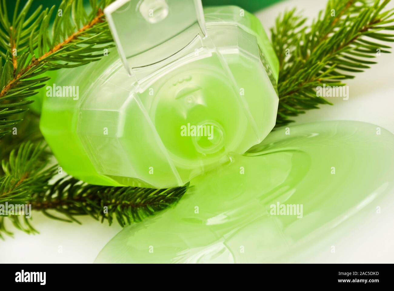 Needle shower hi-res stock photography and images - Alamy