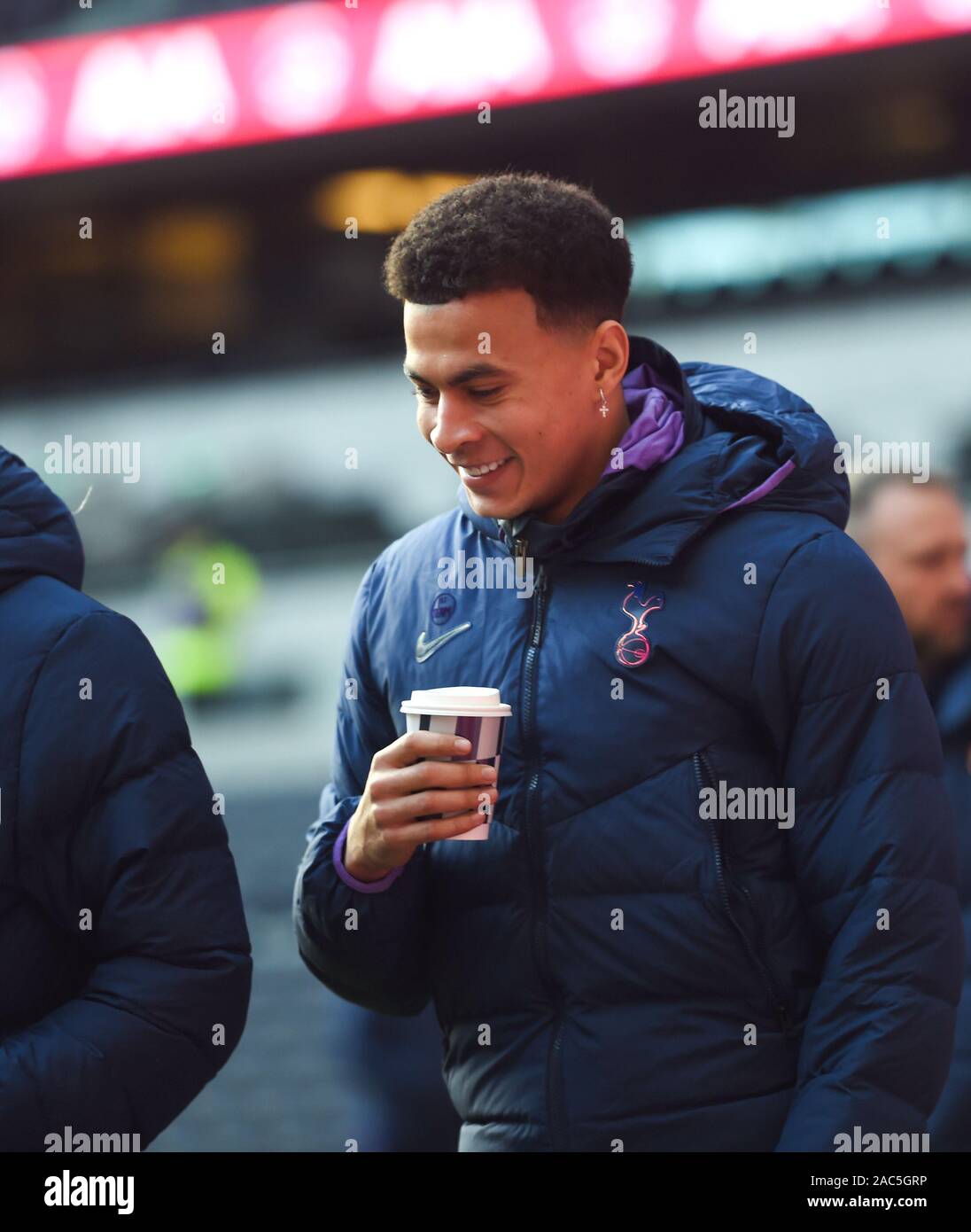 Dele alli relaxed hi-res stock photography and images - Alamy