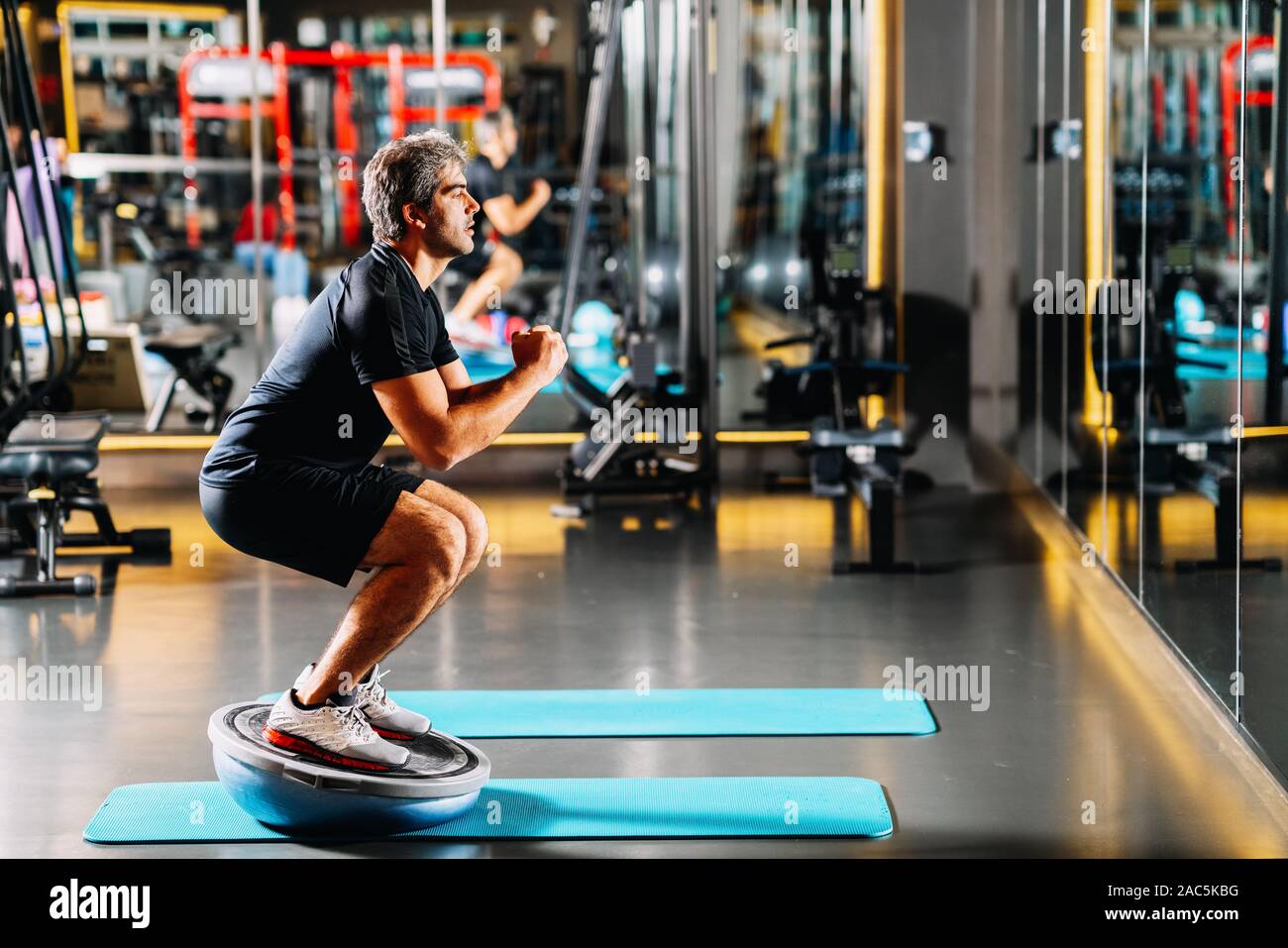 Muscle movements hi-res stock photography and images - Alamy