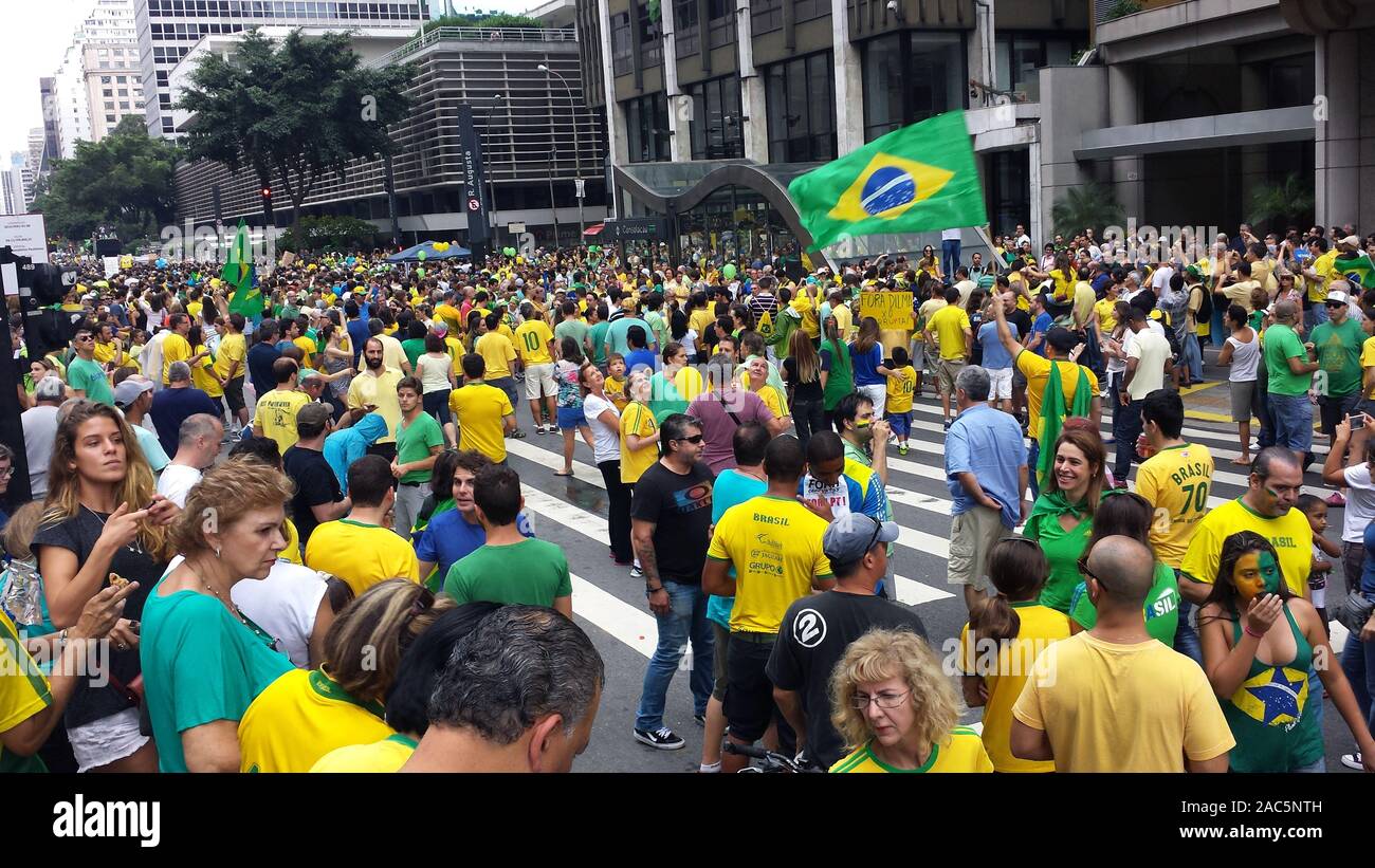 Corruption protest brazil hi-res stock photography and images - Alamy