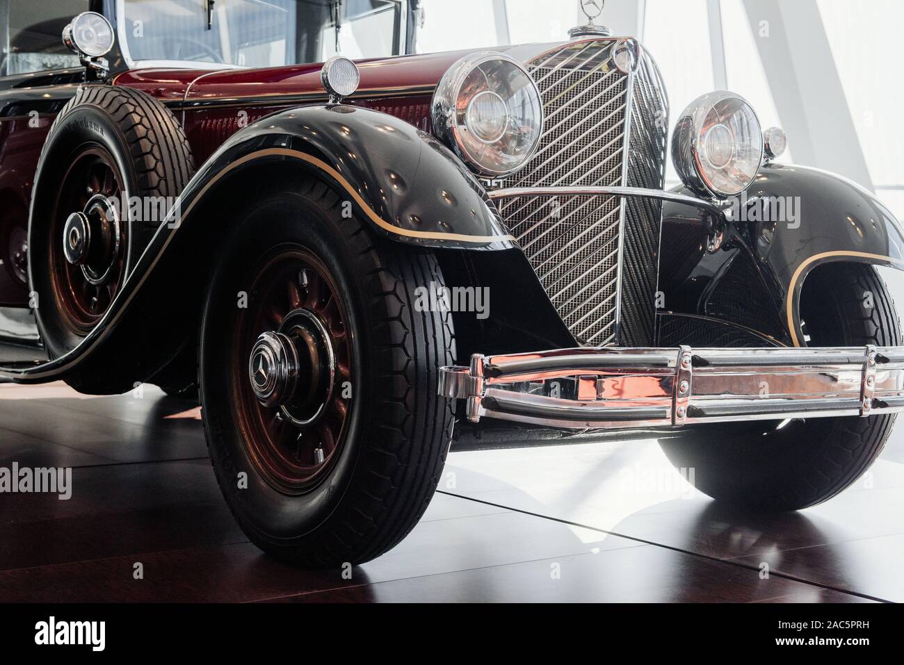 STUTTGART, GERMANY - OCTOBER 16, 2018: Mercedes Museum. Old classic ...