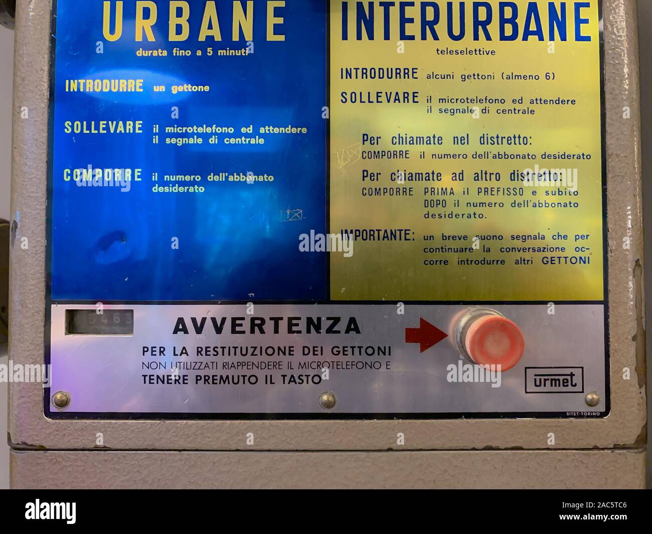 Coin operated sign hi-res stock photography and images - Alamy