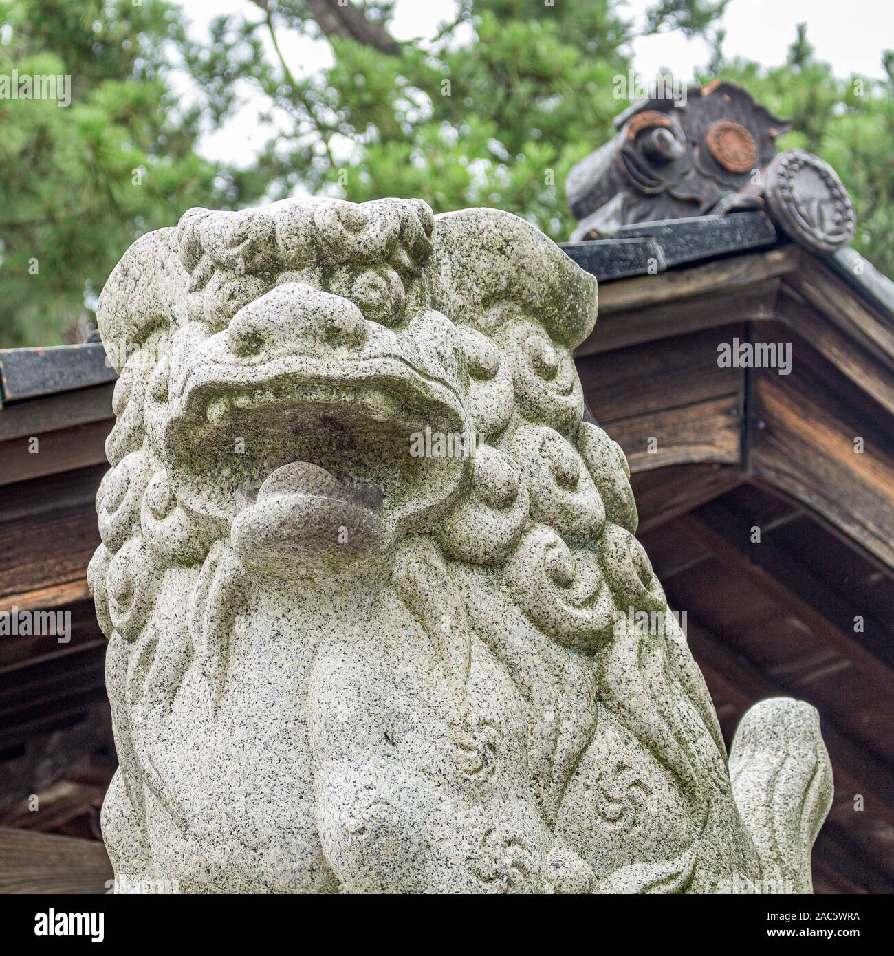 Shinto guardian hi-res stock photography and images - Alamy