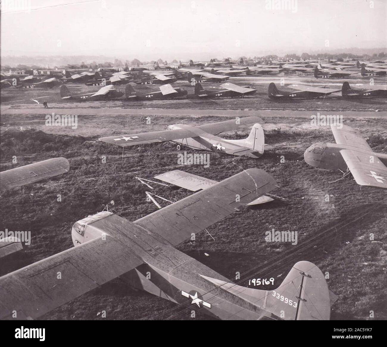 Old american military airplanes hi-res stock photography and images - Alamy