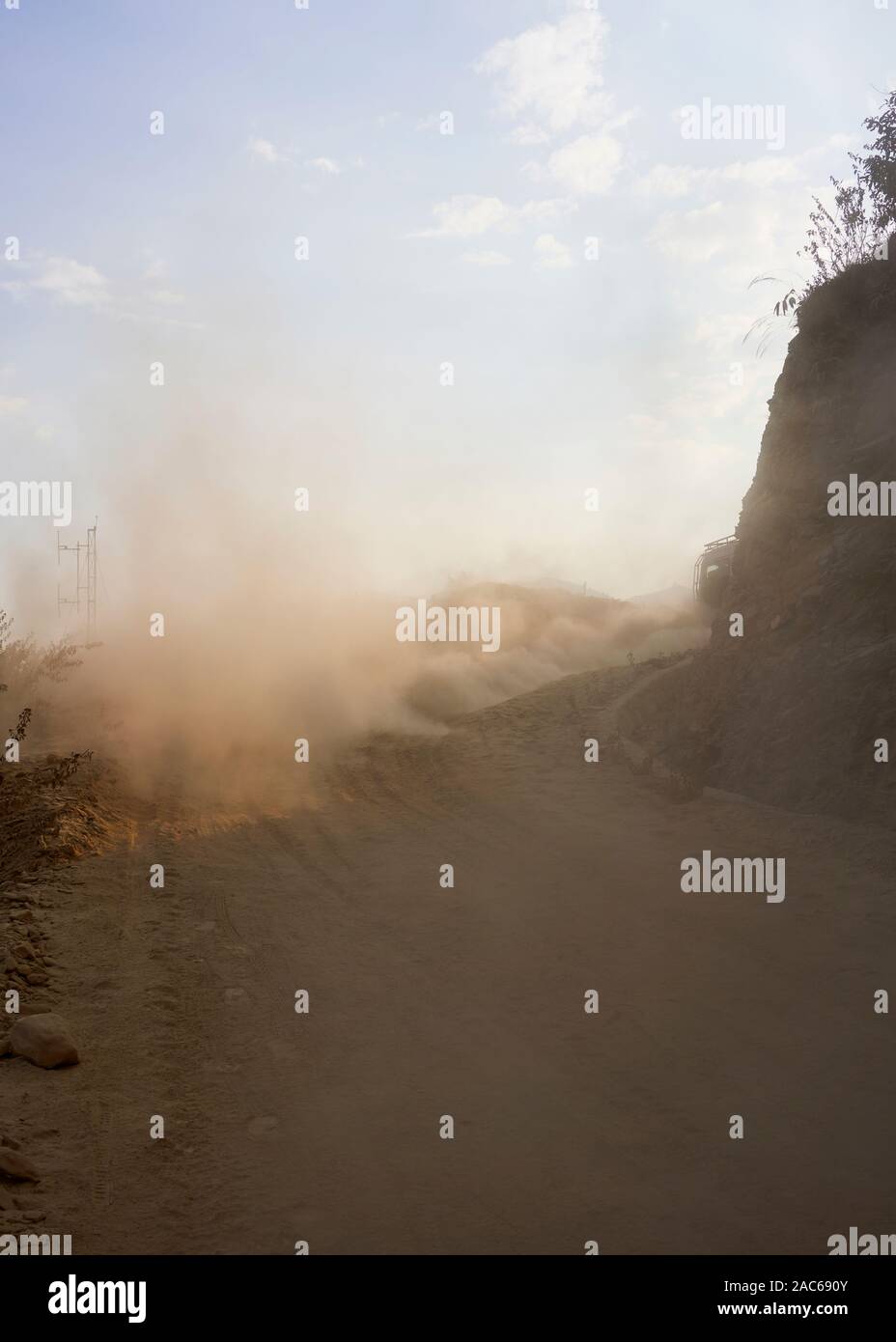 Dusty track hi-res stock photography and images - Alamy