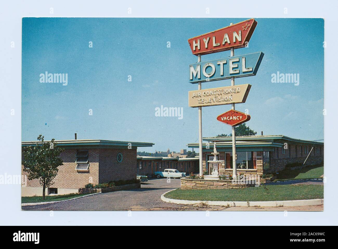 Tv brackets hi-res stock photography and images - Alamy