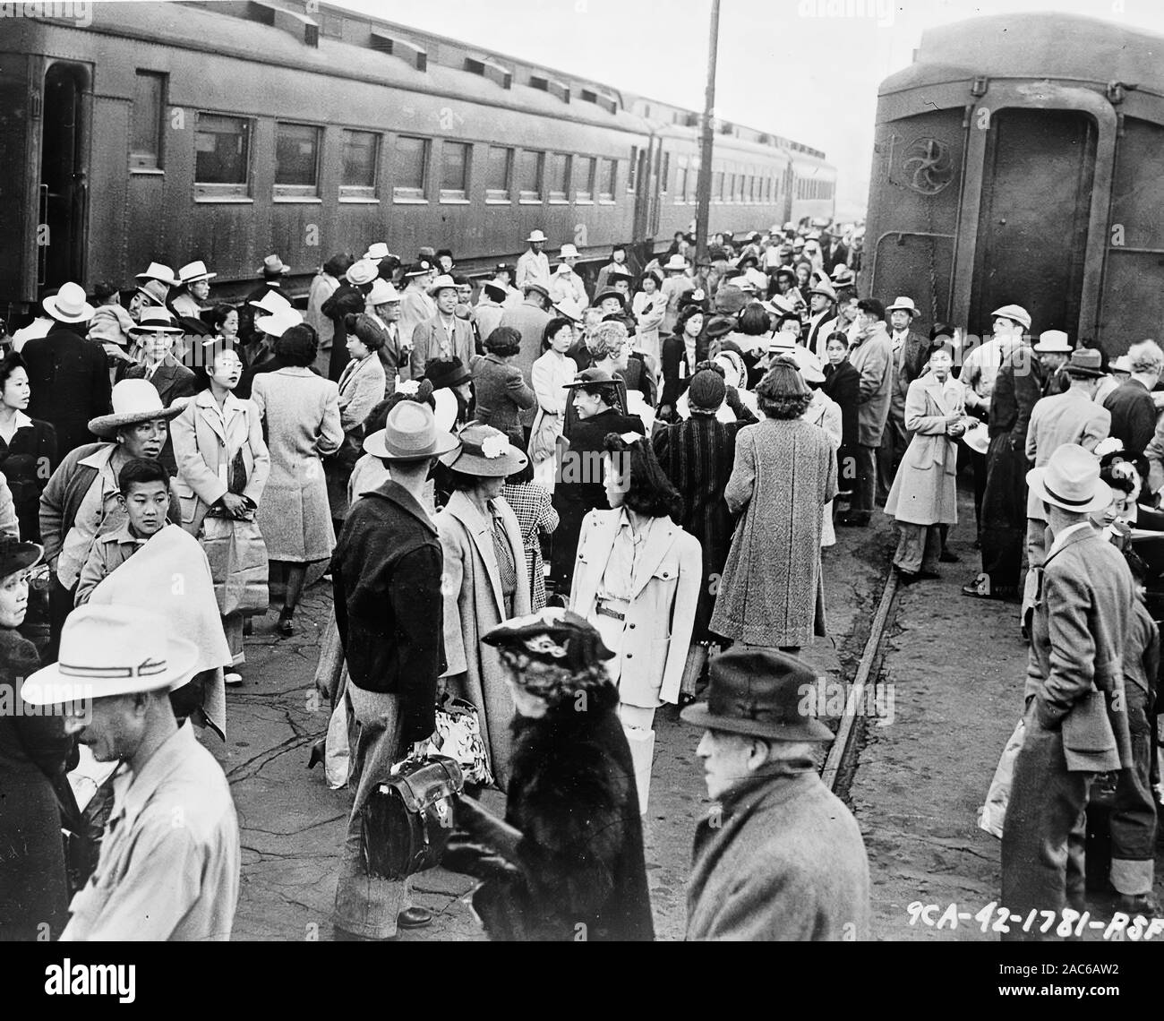internment of Japanese-Americans in photograph, 1942-1944 Stock Photo ...