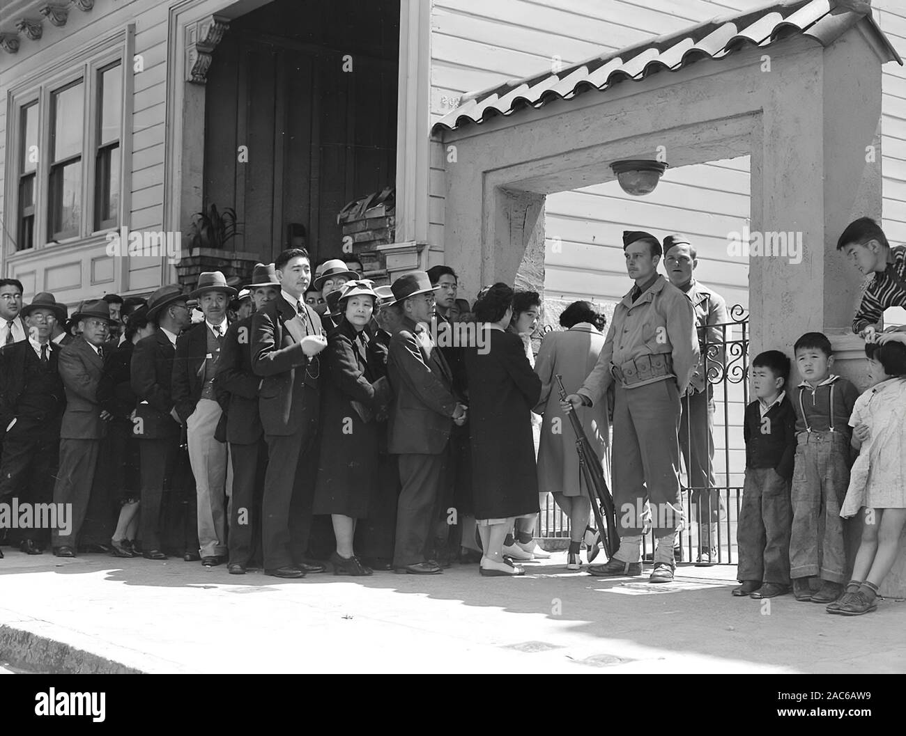 internment of Japanese-Americans in photograph, 1942-1944 Stock Photo ...