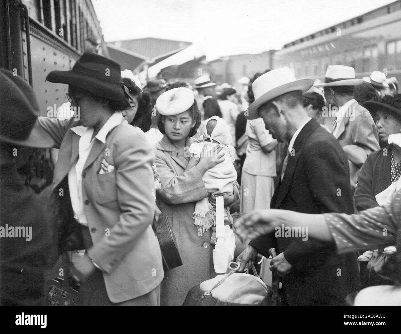 internment of Japanese-Americans in photograph, 1942-1944 Stock Photo ...