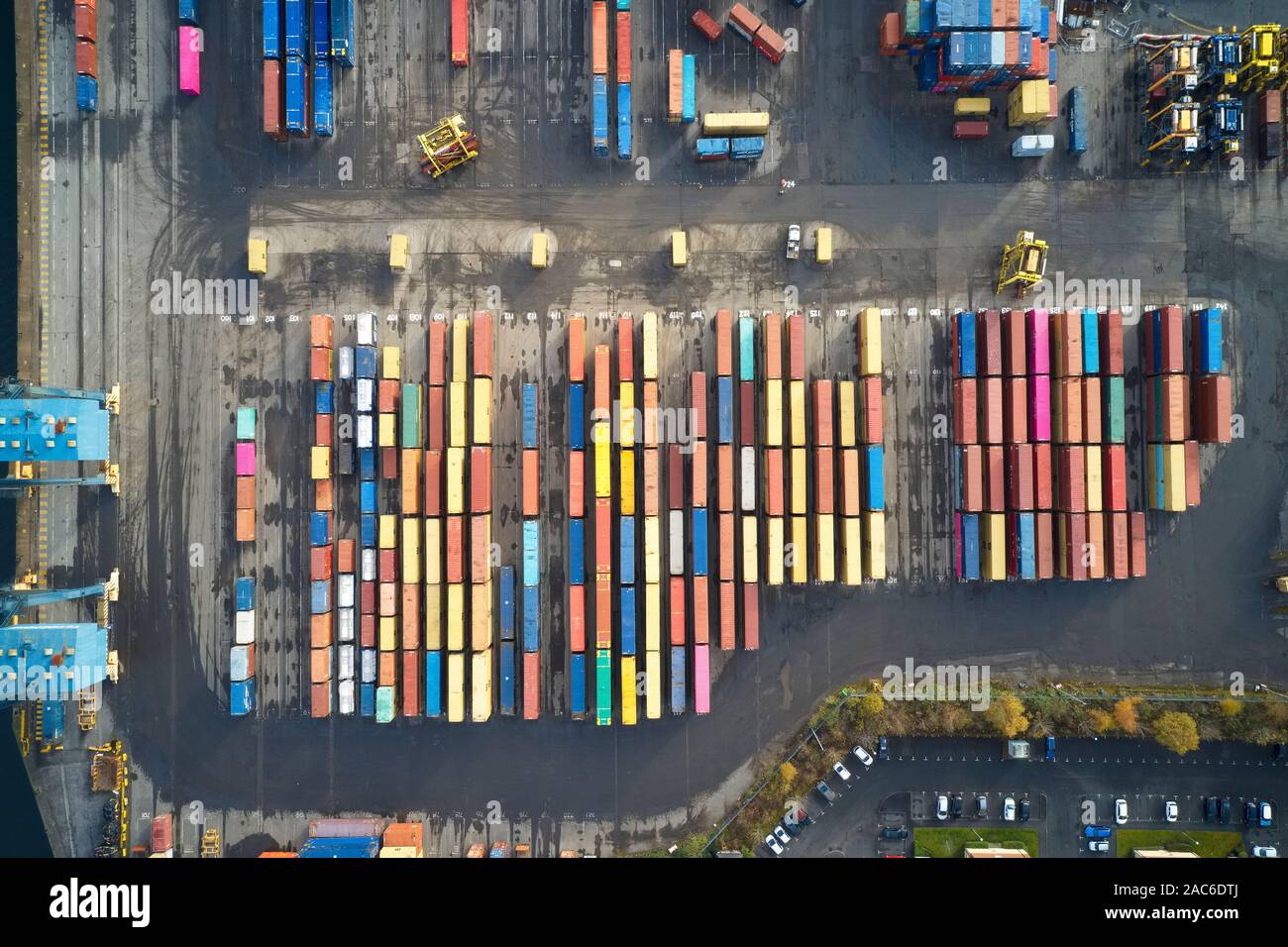 Uk container ship from above hi-res stock photography and images - Alamy