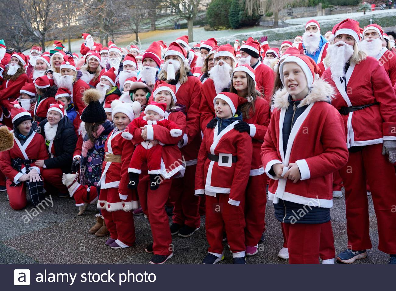 Edinburgh santa walk hi-res stock photography and images - Alamy