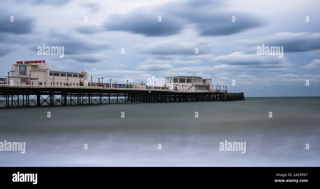 Worthing pier and beach Sussex Stock Photo - Alamy