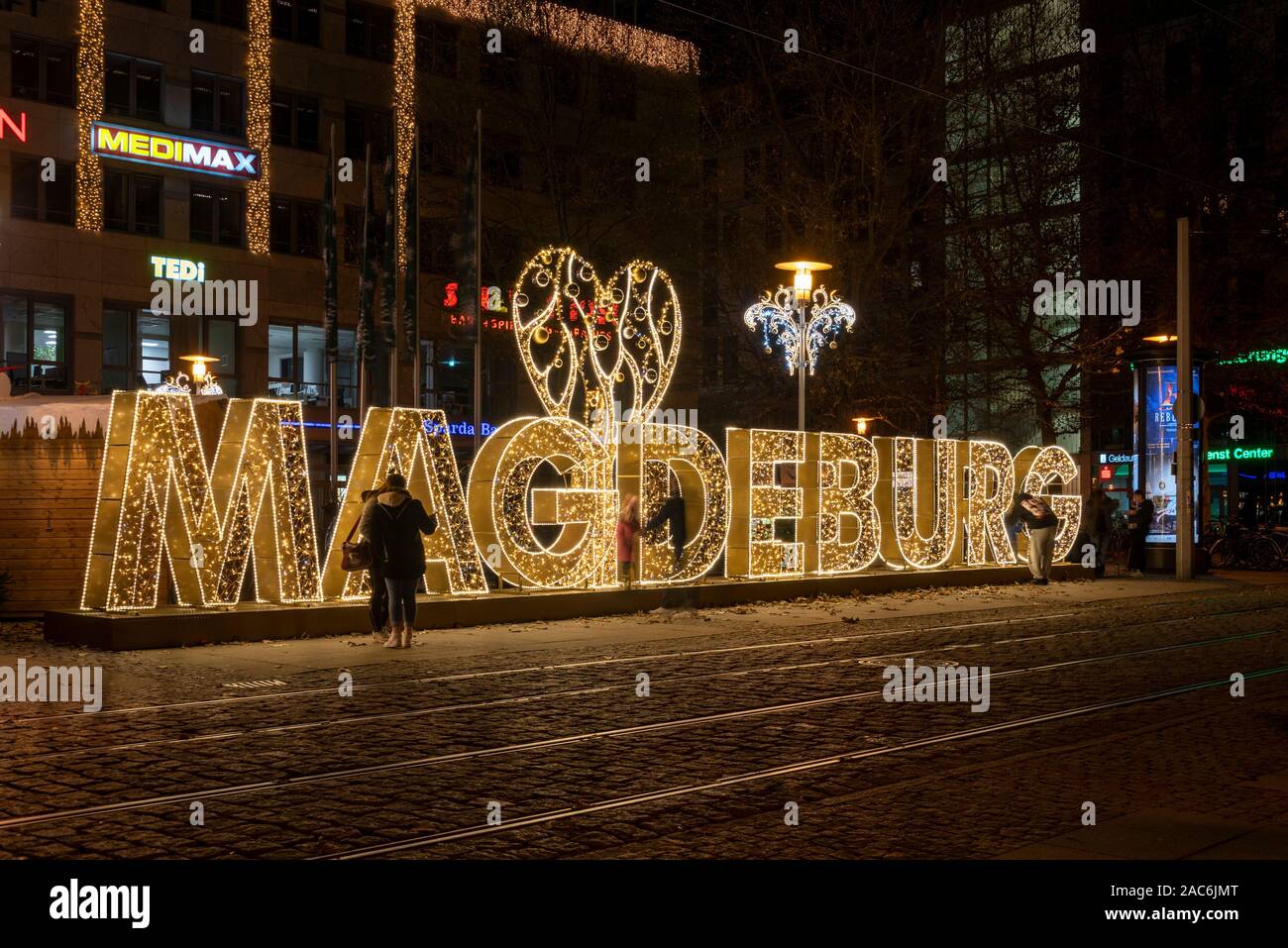 Deutschland, Magdeburg - November 30, 2019: In front of the Magdeburg ...