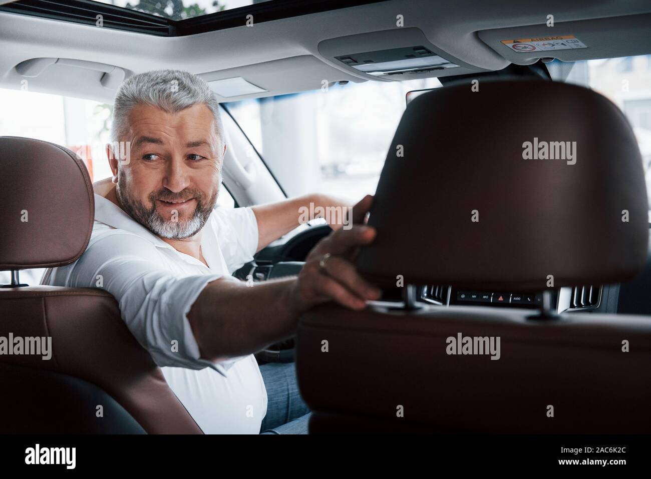 Driving backwards hi-res stock photography and images - Alamy