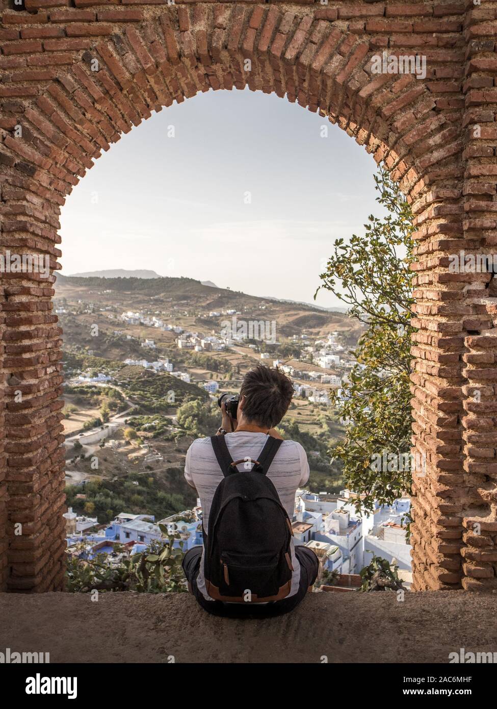 Vertical shot city mountain hi-res stock photography and images - Alamy