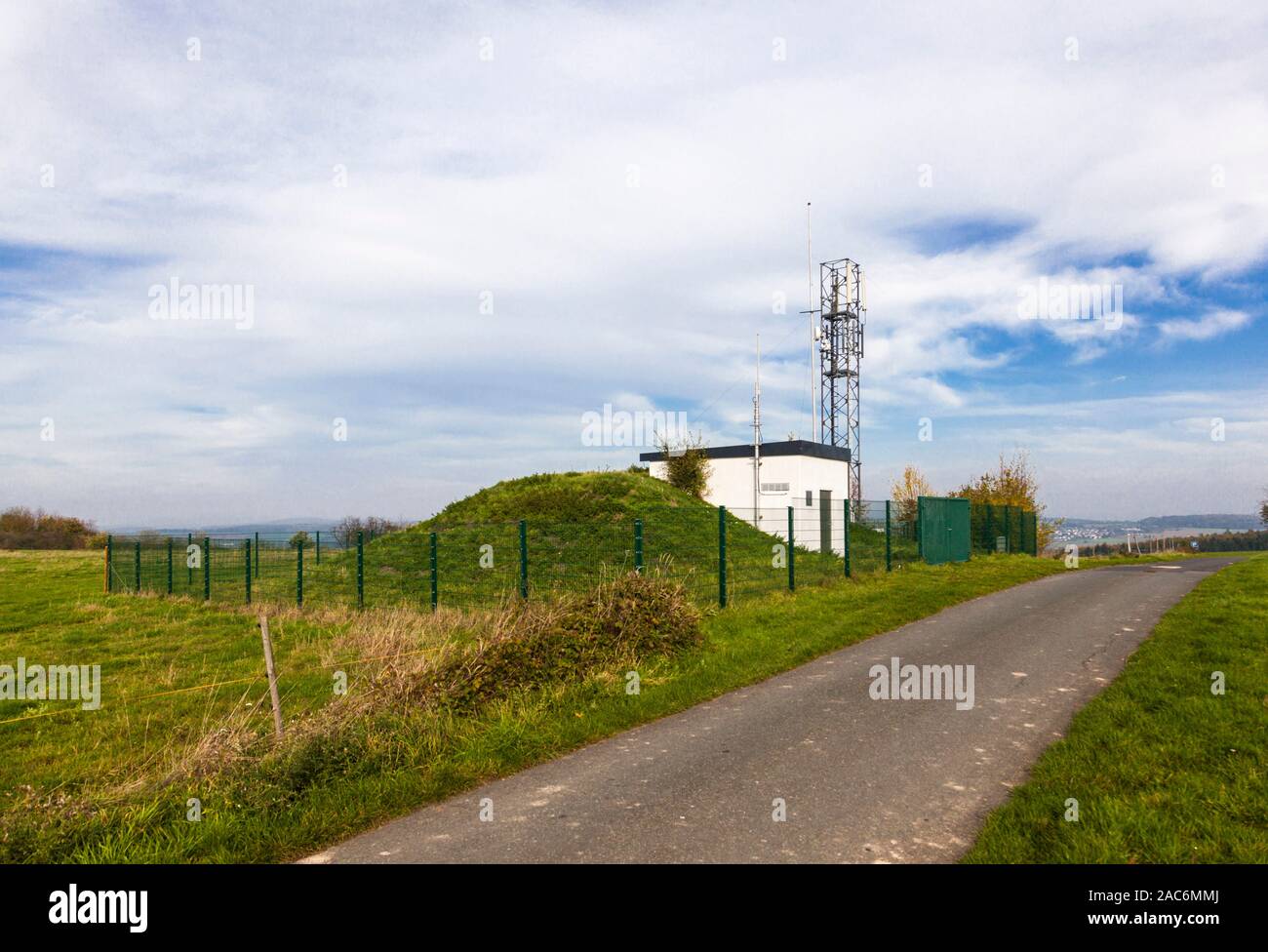Radio station hi-res stock photography and images - Alamy