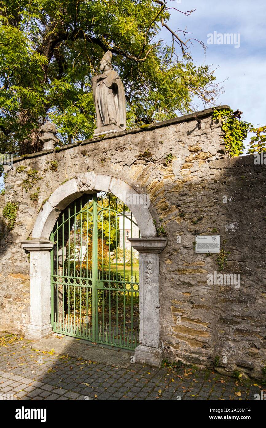 Garden portal hi-res stock photography and images - Alamy