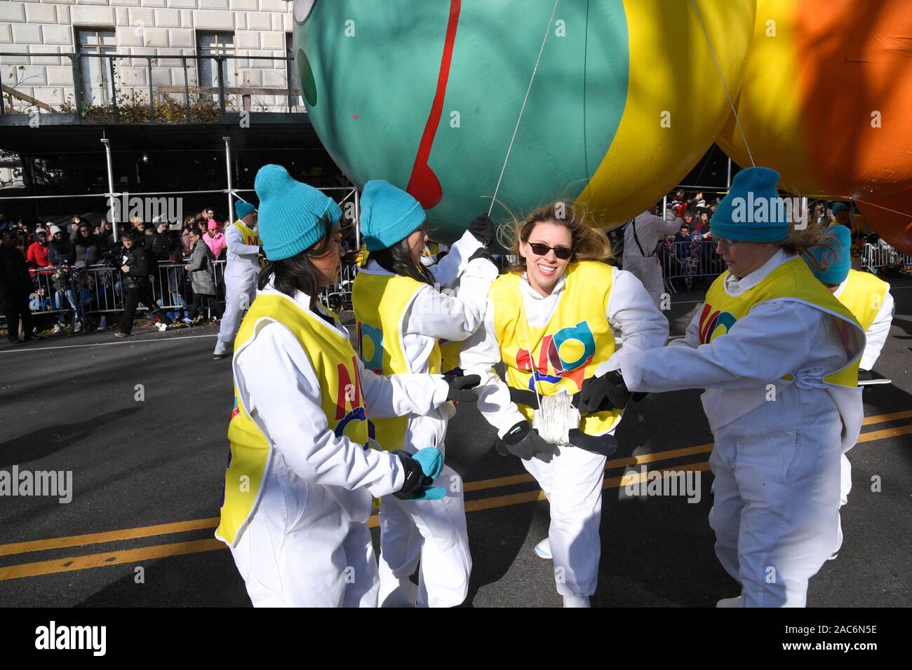 Balloon handlers hi-res stock photography and images - Alamy