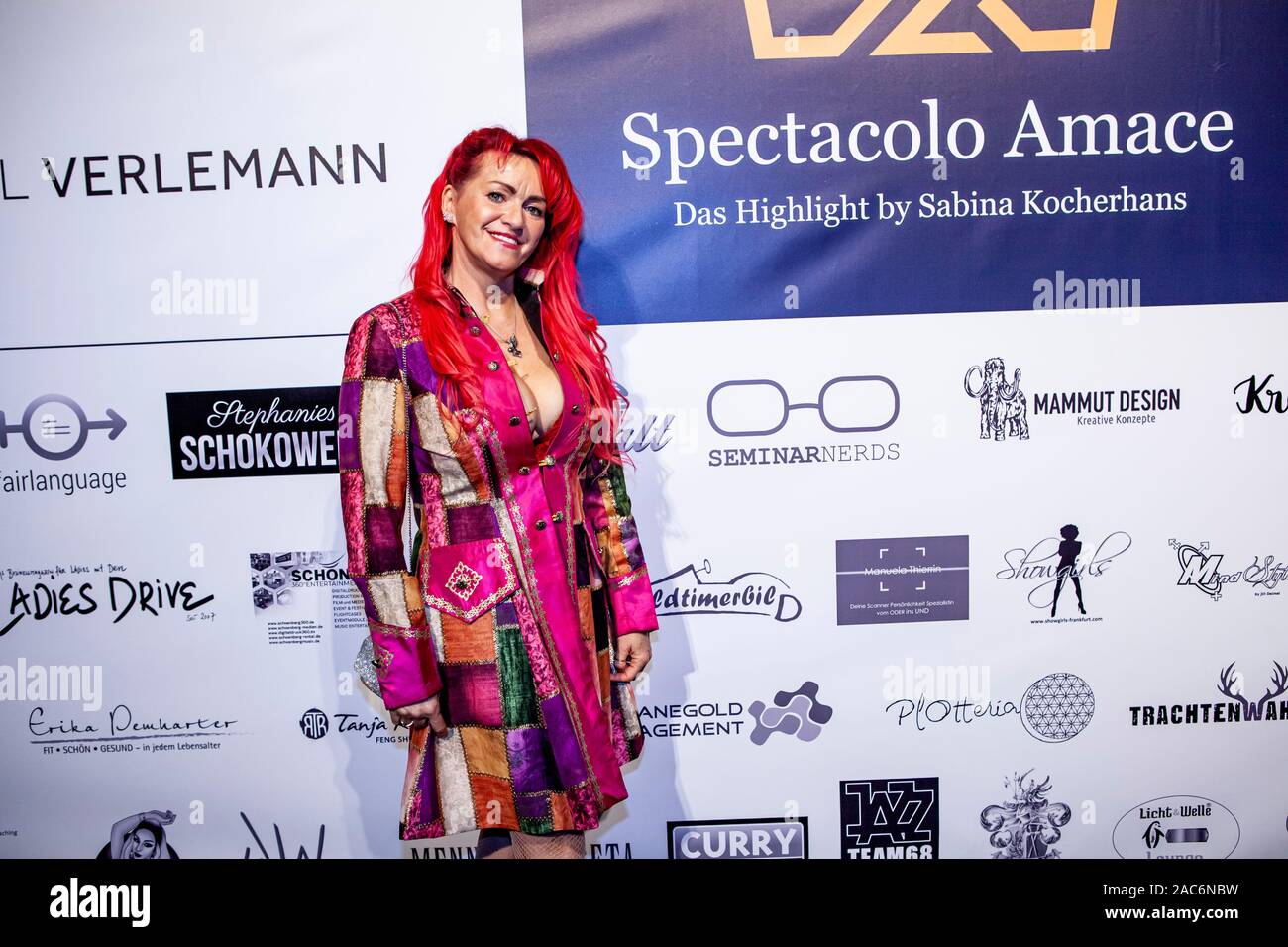 Sabrina Lange bei der CHARITY GALA - SK - WelcomeHome in der Reithalle ...
