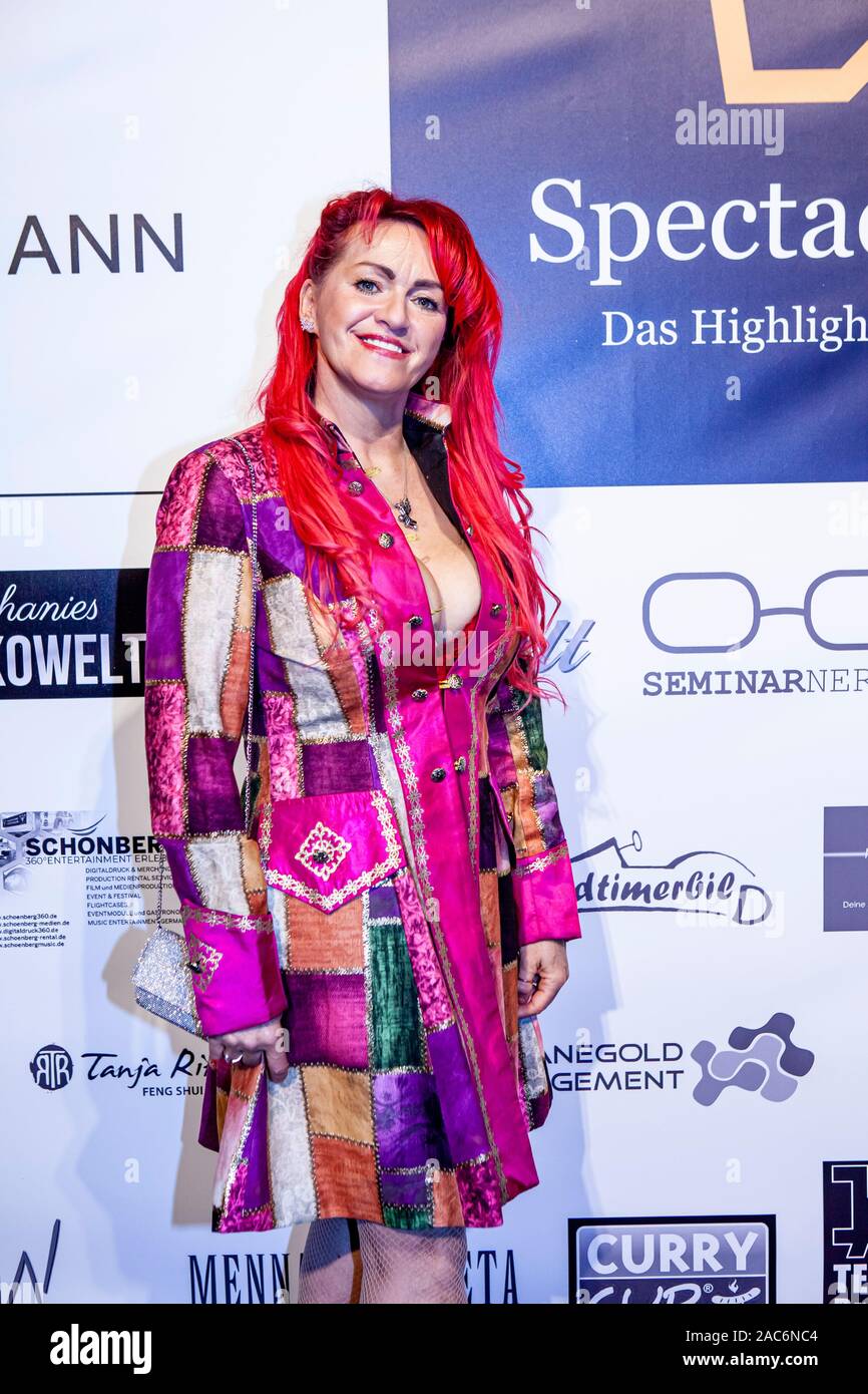 Sabrina Lange bei der CHARITY GALA - SK - WelcomeHome in der Reithalle ...