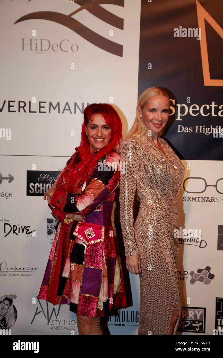 Sabrina Lange und Sylvia Leifheit bei der CHARITY GALA - SK ...