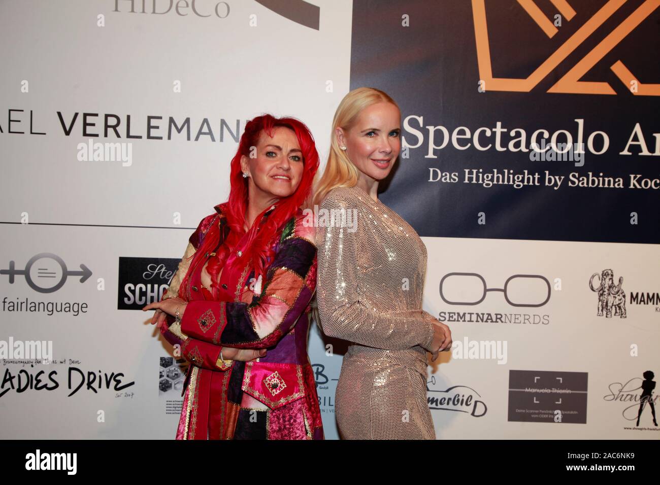 Sabrina Lange und Sylvia Leifheit bei der CHARITY GALA - SK ...
