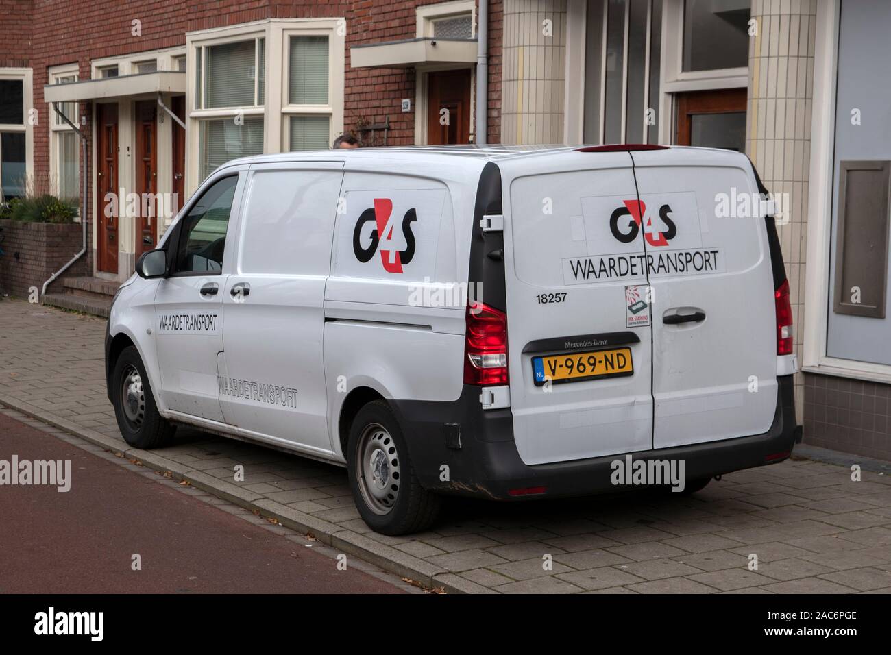 G4s security logo van hi-res stock photography and images - Alamy