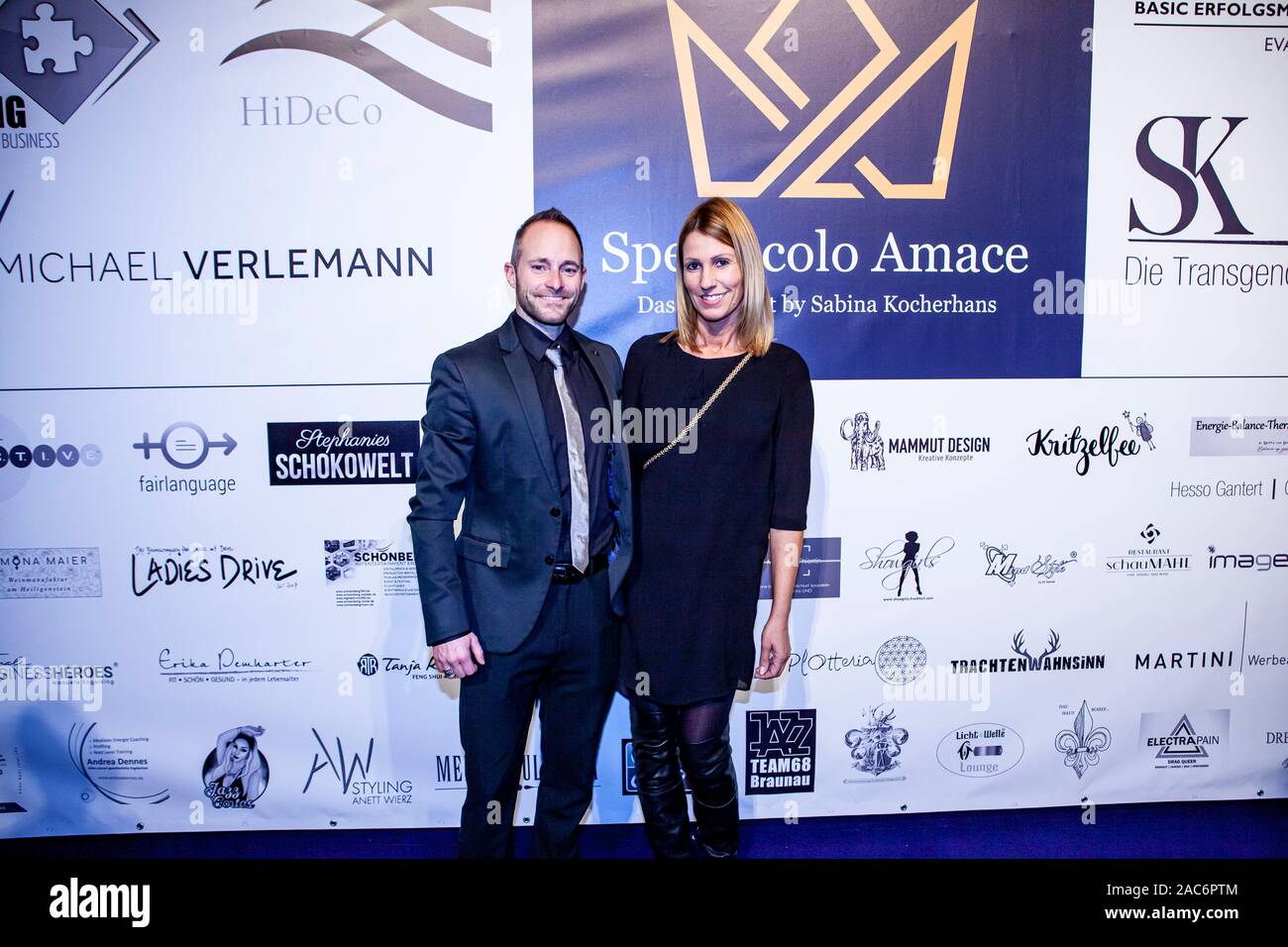 Balian Buschbaum mit Partnerin bei der CHARITY GALA - SK - WelcomeHome ...