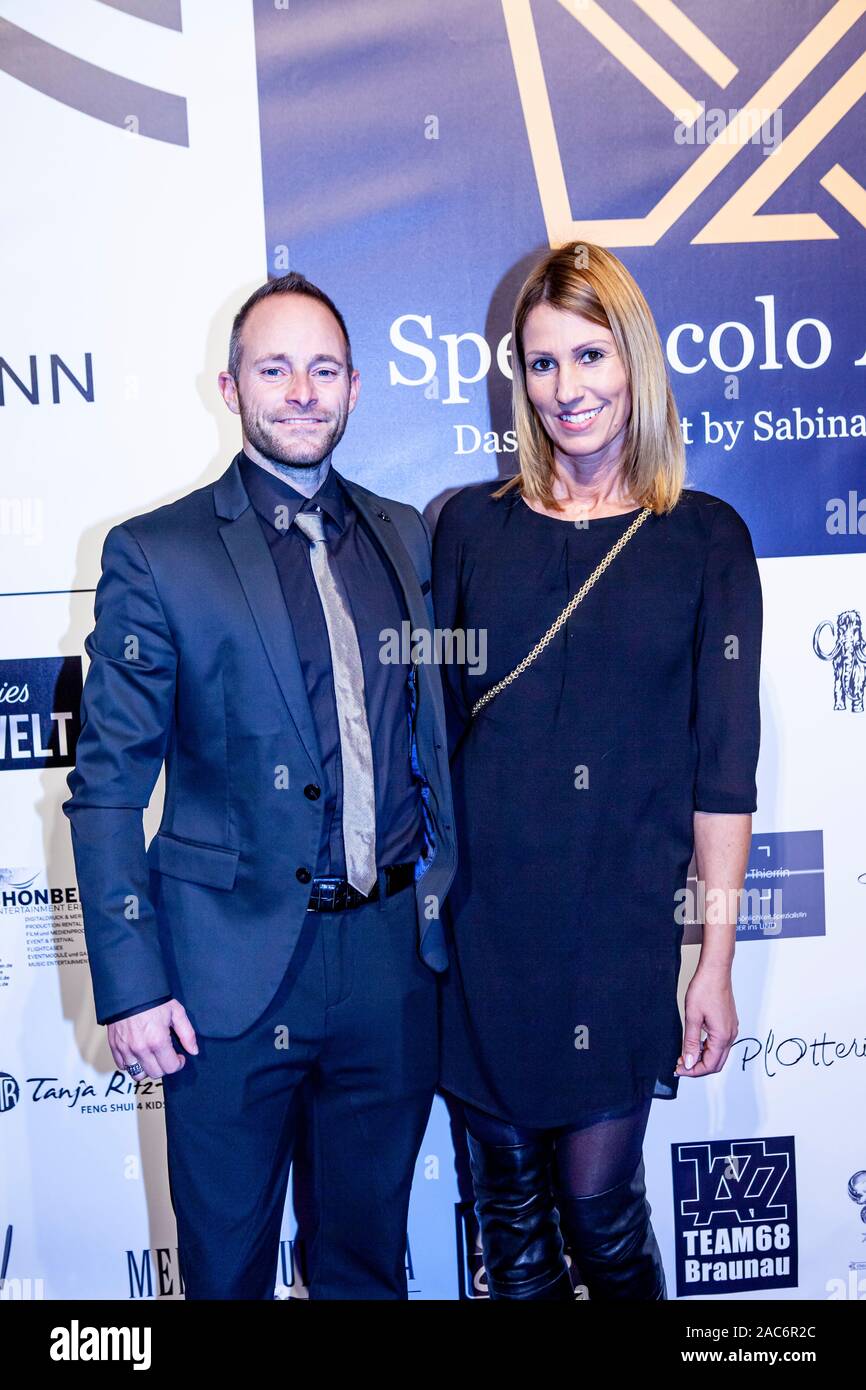 Balian Buschbaum mit Partnerin bei der CHARITY GALA - SK - WelcomeHome ...