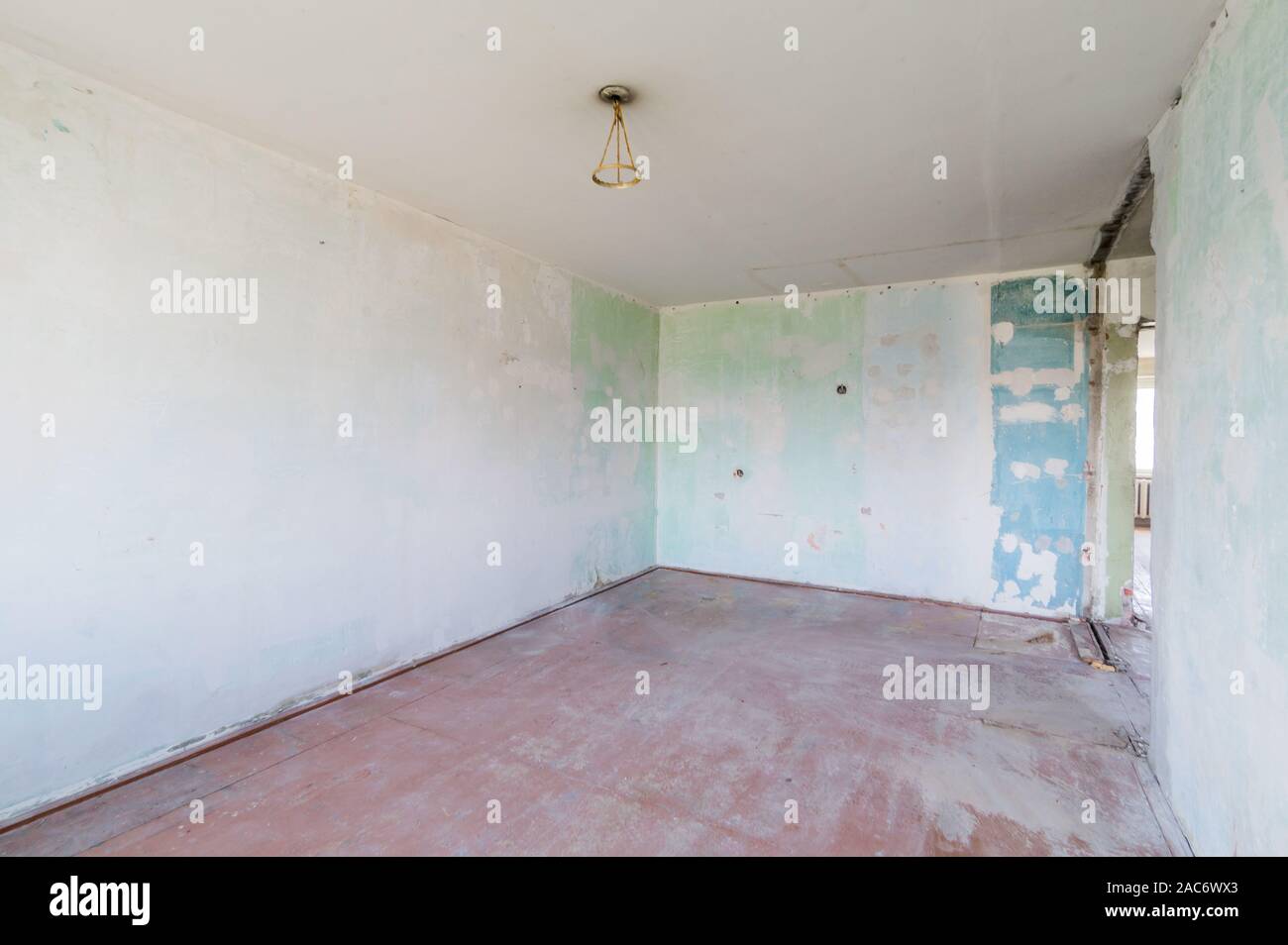 Russia, Moscow- July 23, 2019: interior room apartment. decrepit old ...