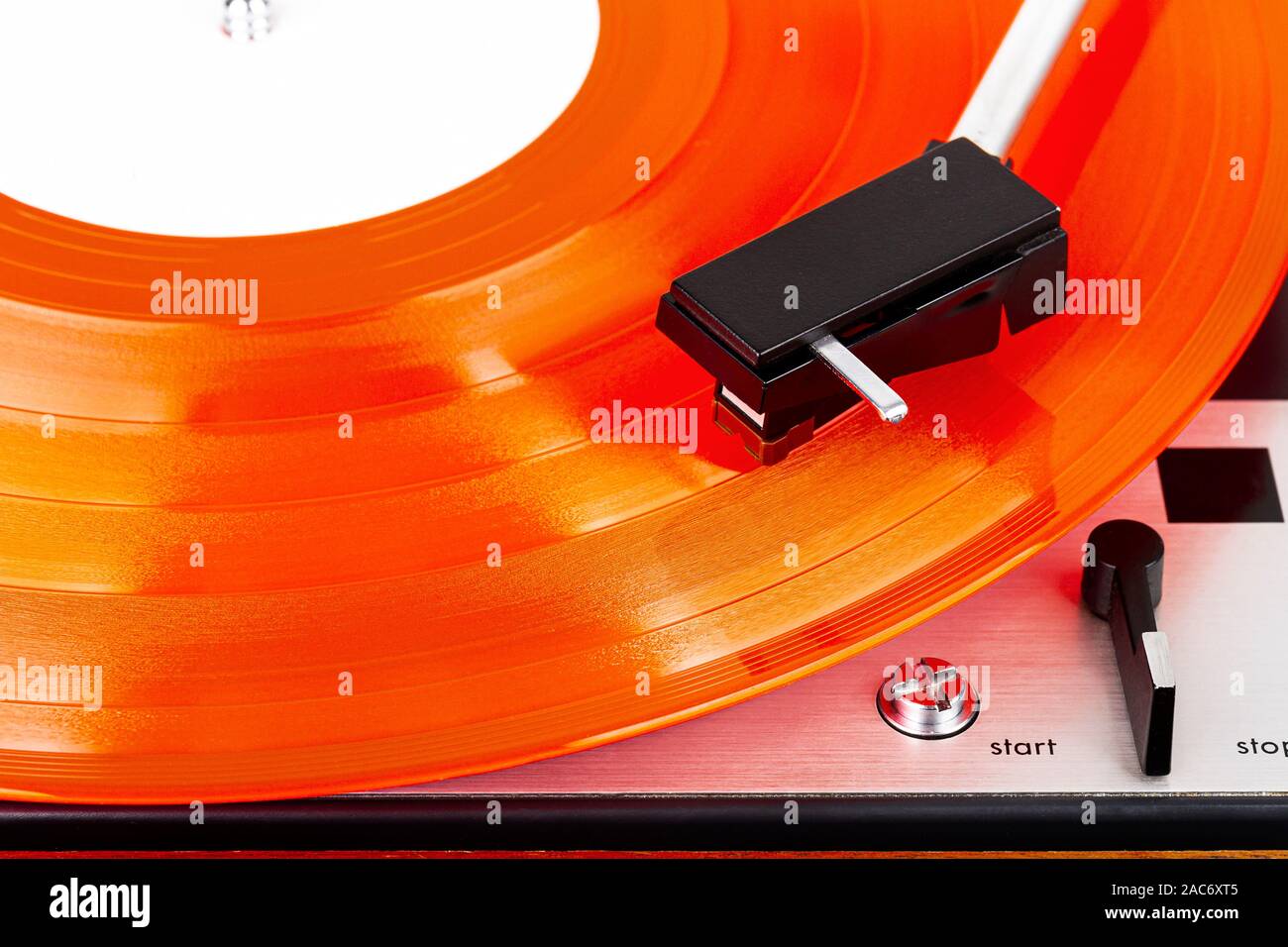 Red record player hi-res stock photography and images - Alamy
