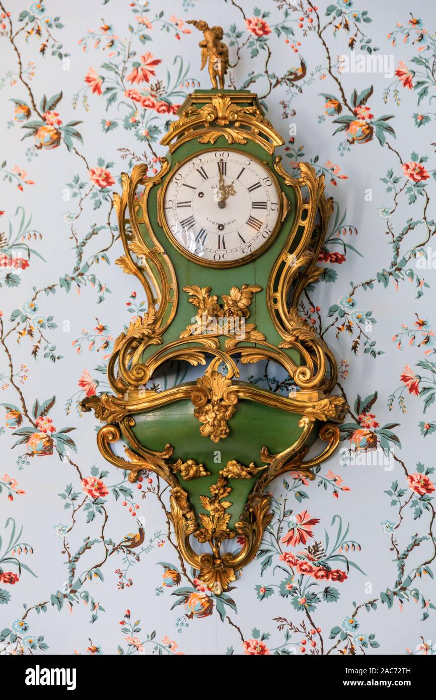 German clock museum hi-res stock photography and images - Alamy