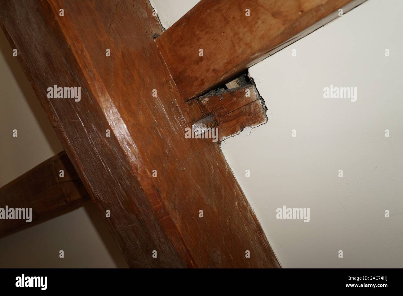 Pegged roof joint to a traditional timber roof structure Stock Photo ...