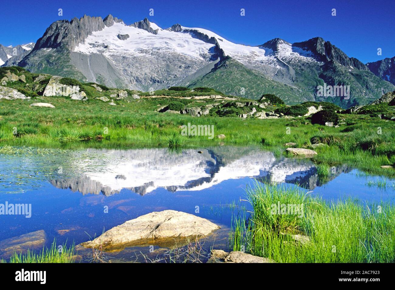Walliser landschaft hi-res stock photography and images - Alamy