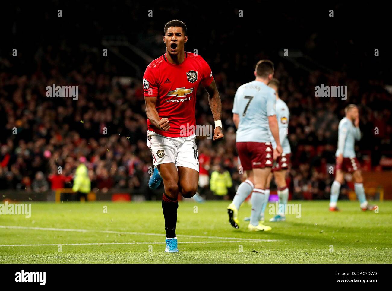 Manchester United's Marcus Rashford celebrates scoring his side's first ...