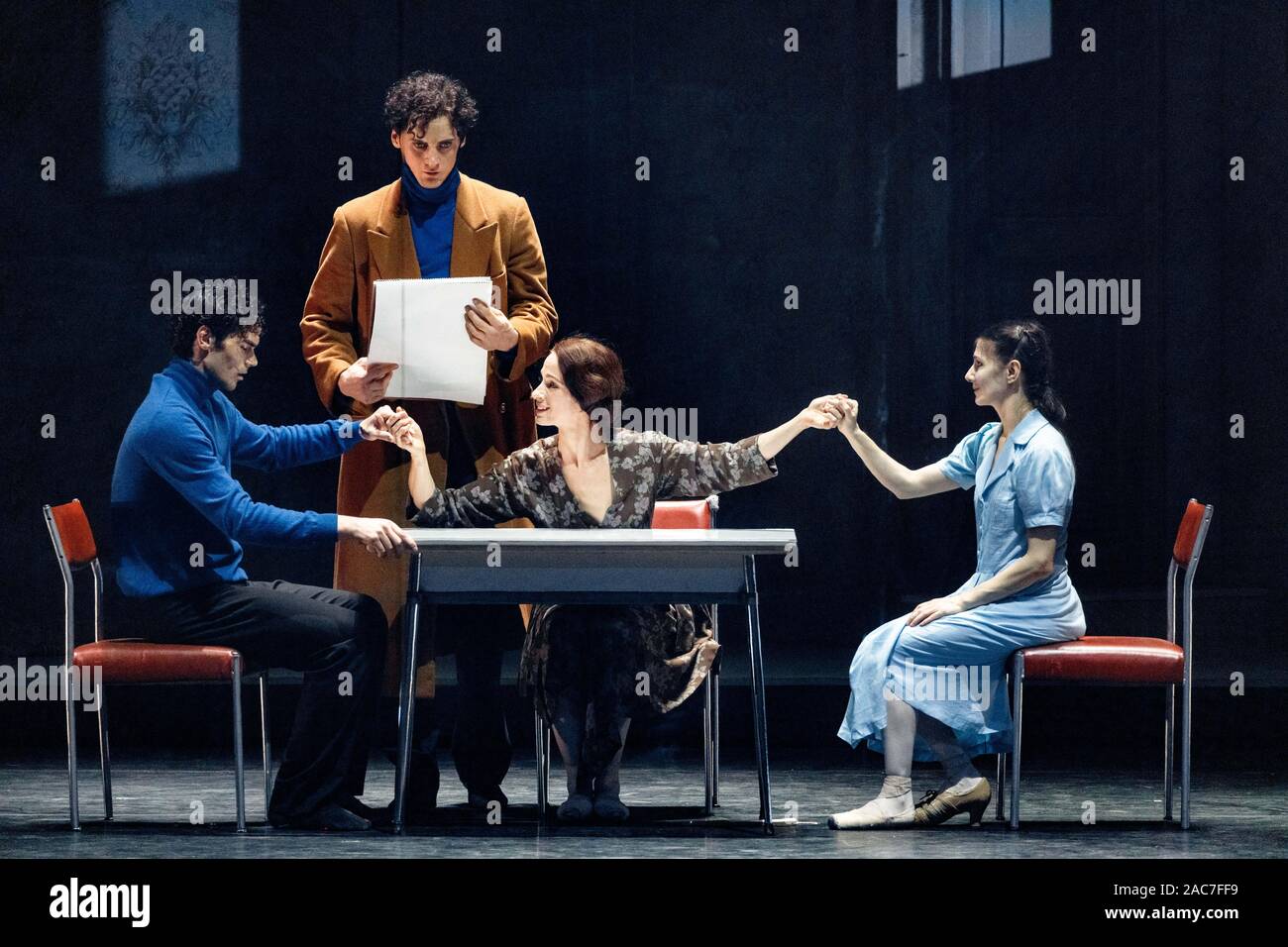29 November 2019, Hamburg: EXCLUSIVE - The dancers Felix Paquet (l-r ...