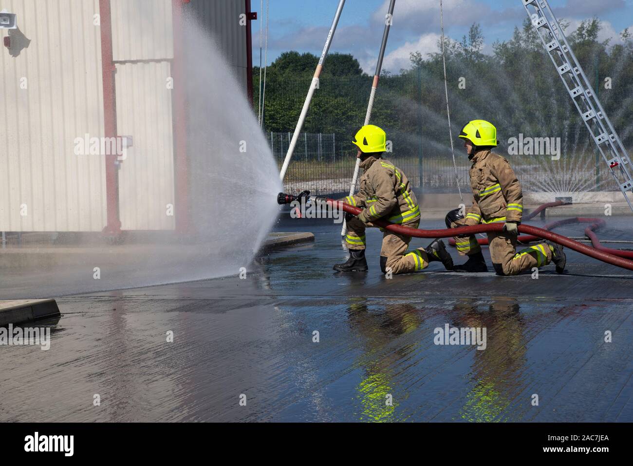 Fire suppression training hi-res stock photography and images - Alamy